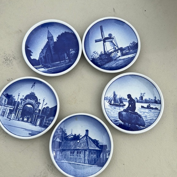 Royal Copenhagen | Accents | Royal Copenhagen Mini Dutch Plates Set Of ...